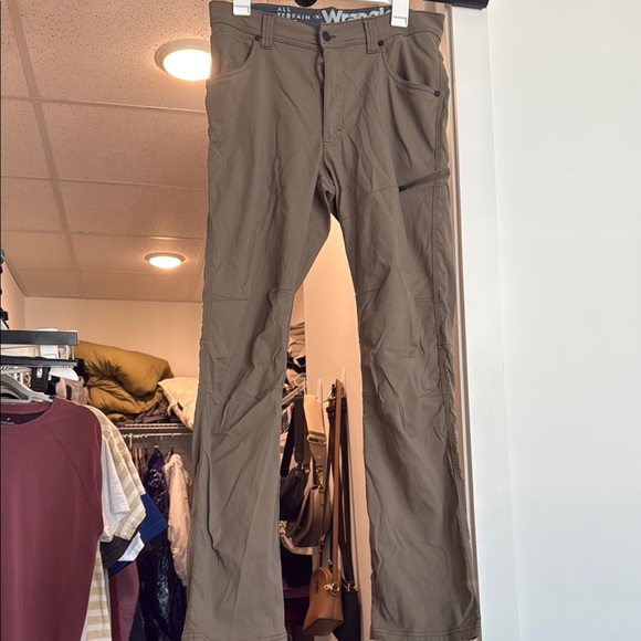 Wrangler | Pants | Wrangler Tan Pants With Classic Fit Lightweight ...